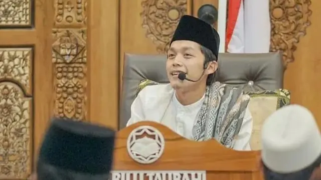 Tiga Kunci Hidup Bahagia ala Gus Iqdam, Praktikan dalam Keseharian ...