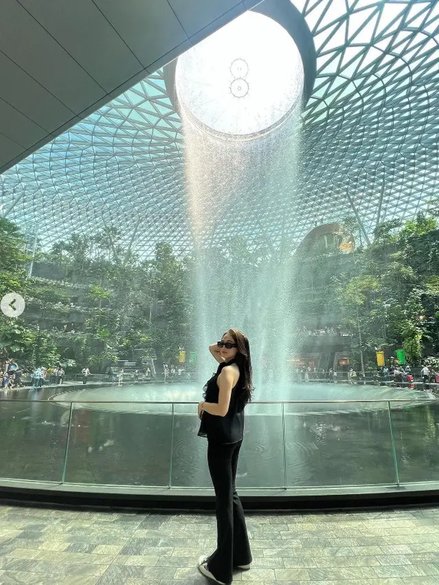 Potret Laura Moane Berlibur ke Singapore - Citizen6 Liputan6.com