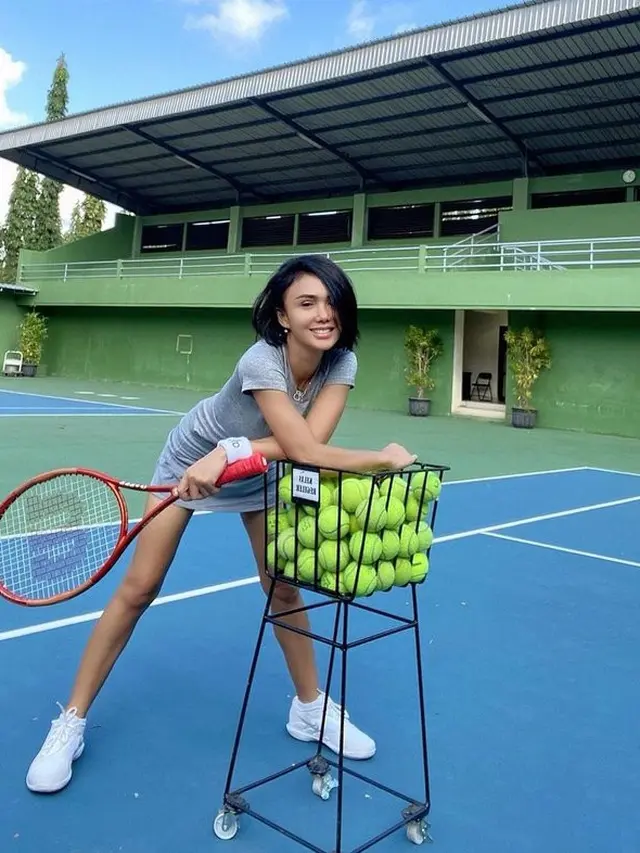 6 Potret Cantik Yuni Shara Yang Tetap Awet Muda Di Usia 51 Tahun Entertainment 