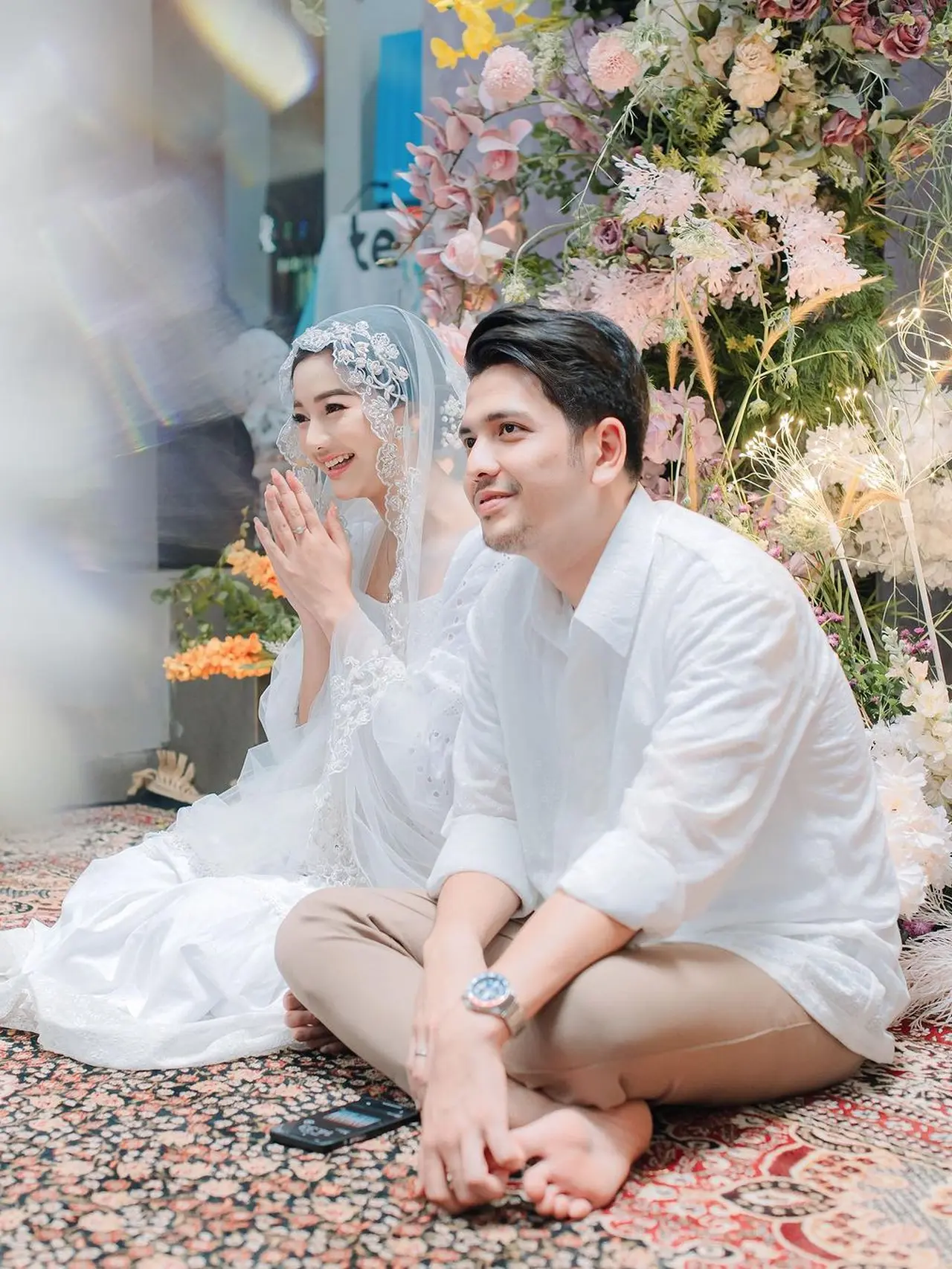 Glenca Chysara dan Rendi Jhon Rekam Momen Sholat Berjamaah Berdua ...