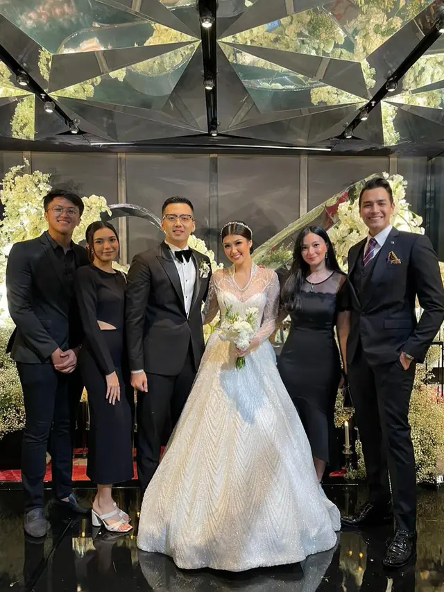 Sah Jadi Suami Istri, Ini 6 Potret Pernikahan Shaura Nabilla dan Ichwan ...