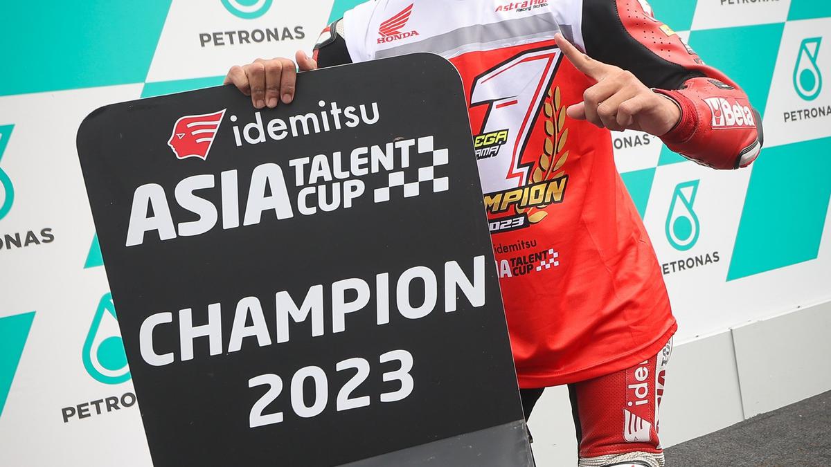 Sejarah di Malaysia! Veda Ega Pratama, Pembalap Indonesia Pertama Sukses Juara Umum Idemitsu ...