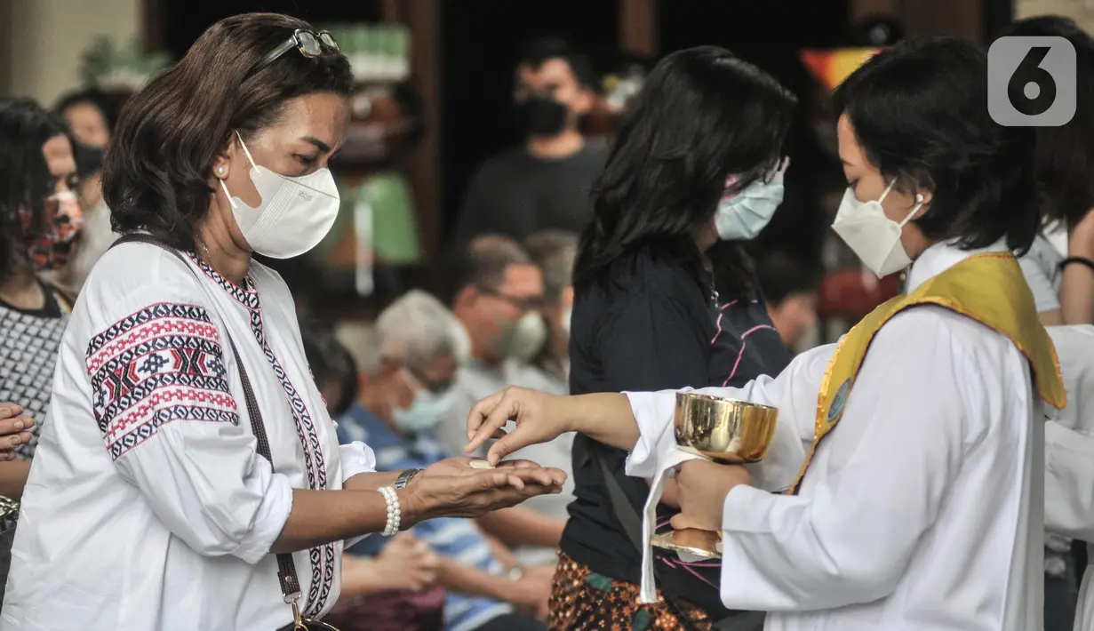 FOTO: Khidmat Misa Kenaikan Isa Almasih di Gereja Katedral Jakarta ...