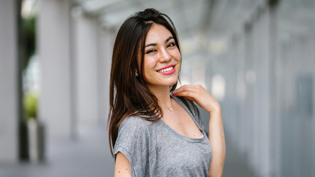 7 Sikap dan Karakter Perempuan yang Digilai Para Pria - Relationship ...