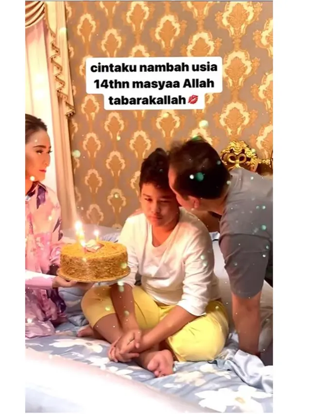 Jadi Keluarga Panutan, Ini 6 Potret Inul dan Adam Suseno Beri Anak Kejutan Ultah - Hot Liputan6.com