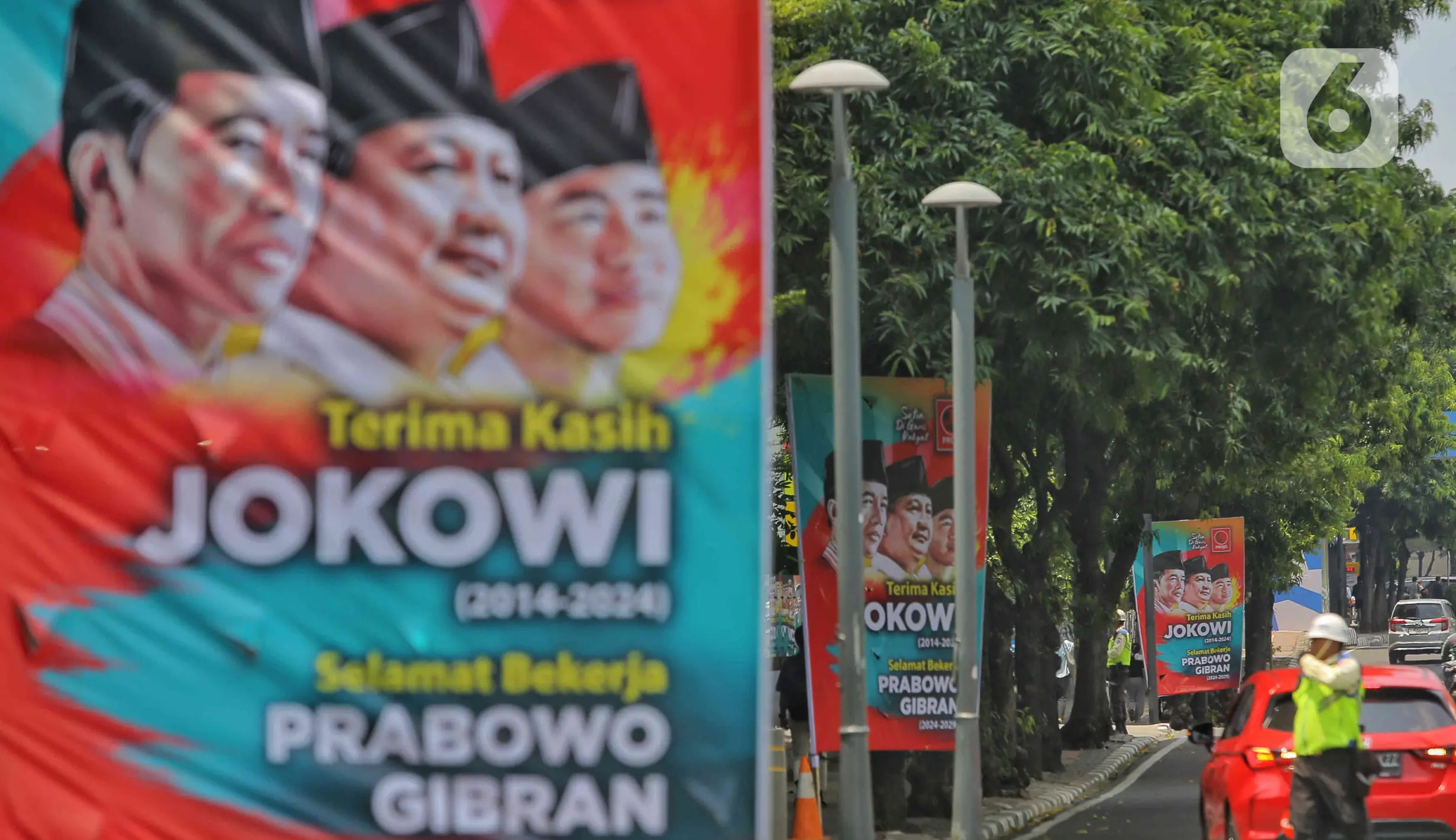 Jelang Pelantikan Prabowo-Gibran, Muncul Spanduk dan Baliho Terima Kasih Jokowi - Foto Liputan6.com