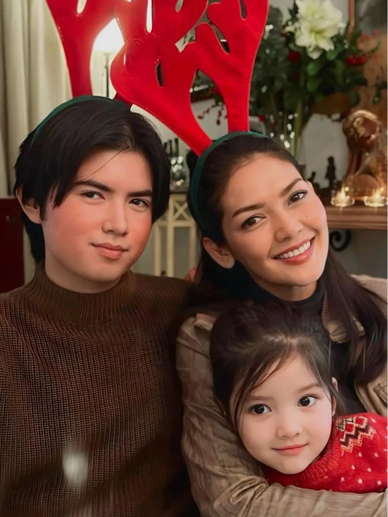 6 Potret Kedekatan Sean Anak Olla Ramlan dan Keluarga Ayahnya, Liburan ...