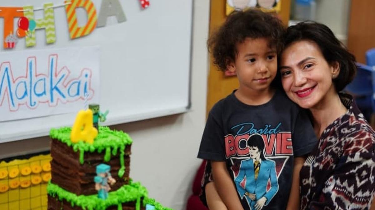 6 Momen Manis Wanda Hamidah dan Anak Bungsu, Ibu Idaman - Hot Liputan6.com