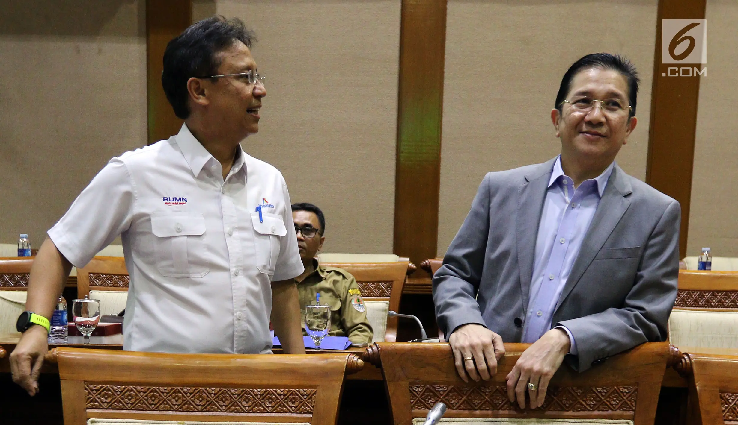 FOTO: Gaya Dirut Inalum dan Freeport Saat Rapat Bareng DPR - Foto ...