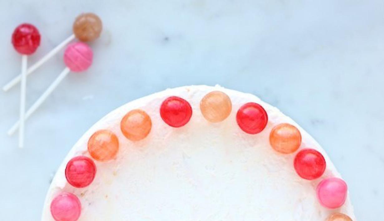 Gampang Ditiru: Hiasan Cake Kreatif Ini Terbuat dari Aneka Permen ...