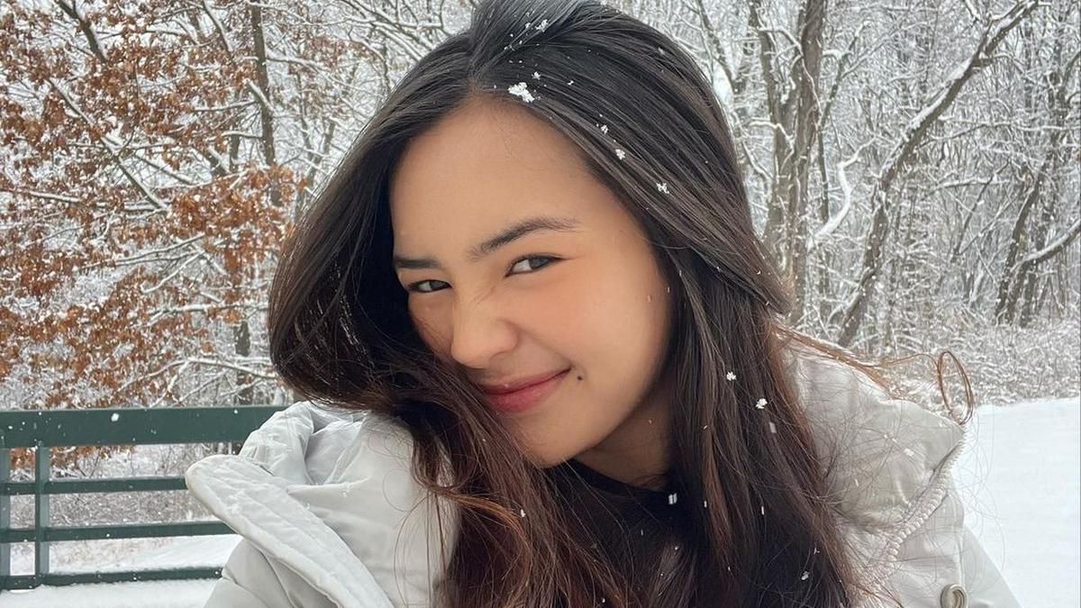 6 Potret Cantik Beby Tsabina Main Ski, Bikin Makin Betah Tinggal di Amerika Serikat