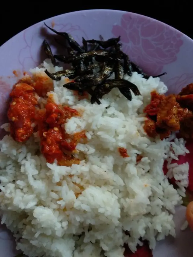 6 Momen Apes Masak Ikan Sampai Gosong Ini Bikin Kecewa - Hot Liputan6.com