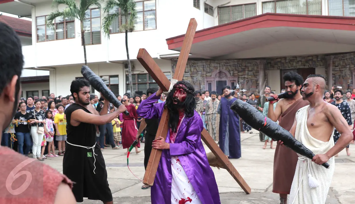 Melihat Prosesi Jalan Salib di Gereja St Matius Penginjil Bintaro ...