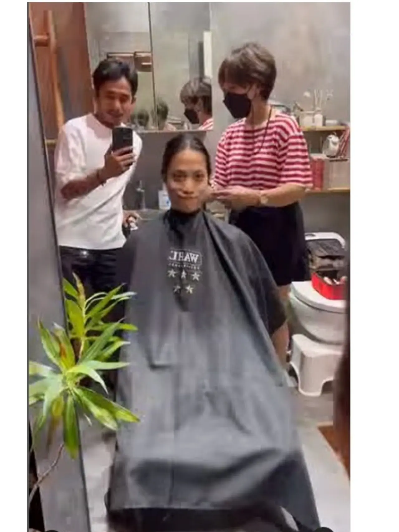 8 Potret Dikta Potong Rambut Gondrong, Beri Semangat Bagi Pejuang ...