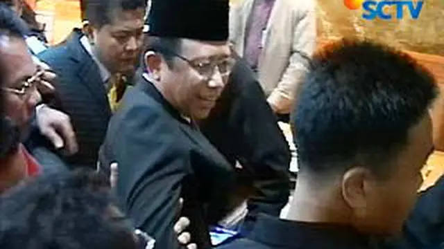 Marzuki Ali Dievakuasi dari Ruang Sidang - News Liputan6.com