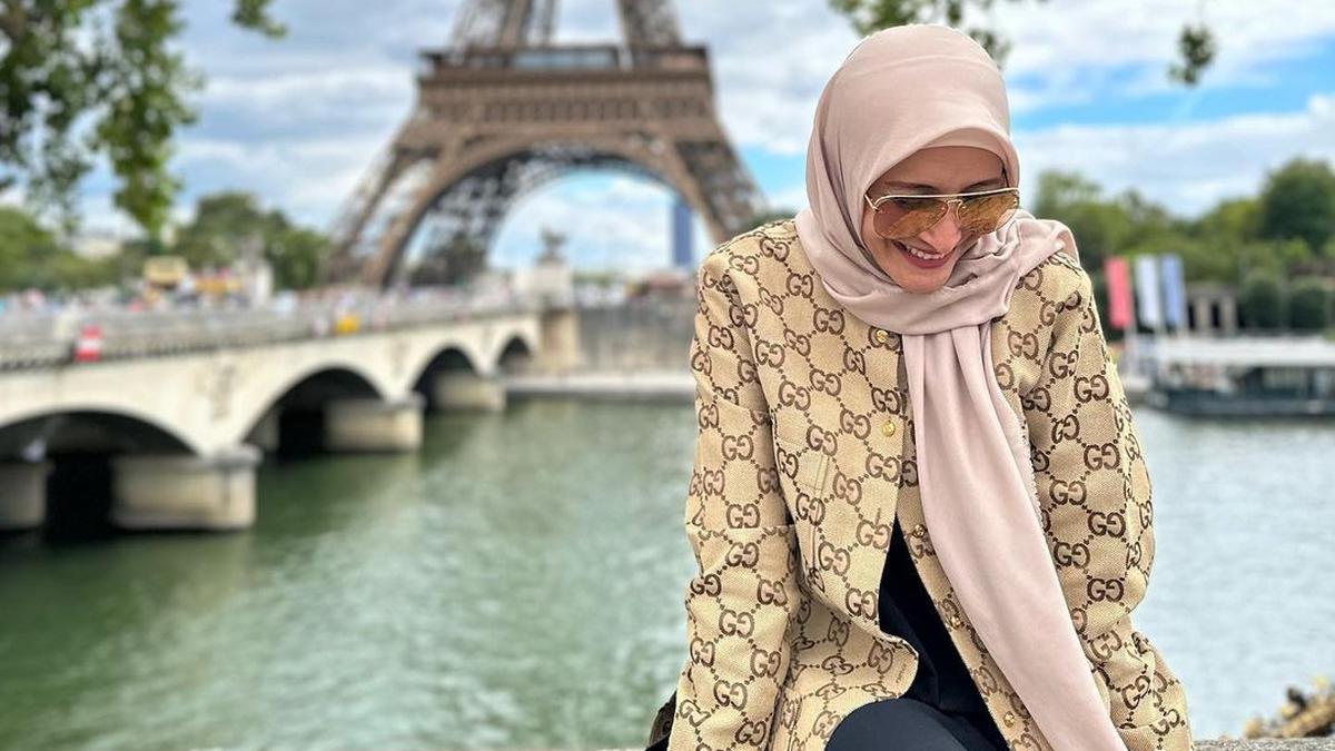 6 Potret Inneke Koesherawati yang Tetap Memesona dan Stylish di Usia 47 ...