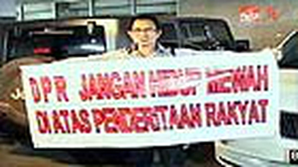 Pong Hardjatmo Demo Kritisi Anggota DPR - Video Liputan6.com