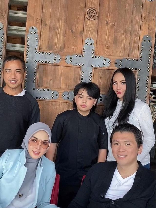 Syahrini Dimanjakan Seorang Chef Muda, Ternyata Anak Promotor Konser ...