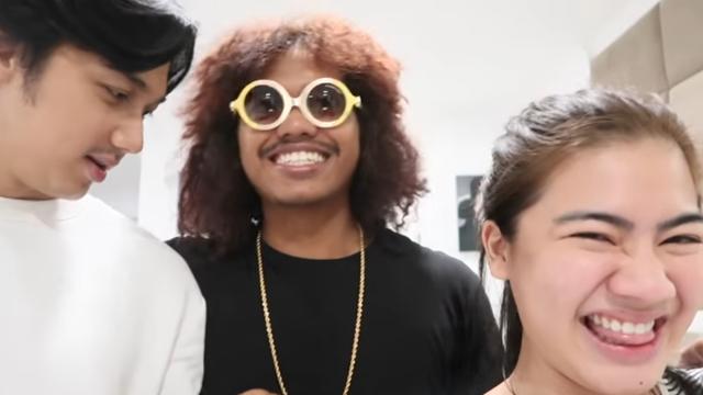 Seru, Ini 6 Potret Caesar Hito dan Felicya Potong Rambut Zoul Panjoul ...