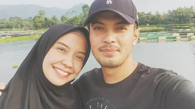 Jarang Tersorot, Ini 6 Potret Harmonis Temmy Rahadi dan Istri - Hot ...