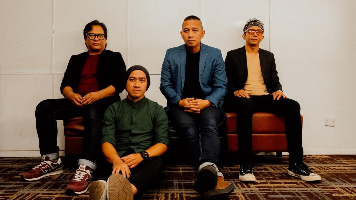 The Rain Terinspirasi Ebiet G Ade dan Iwan Fals dalam Lagu Melankolis ...