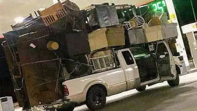 10 Potret Mobil Angkutan Barang dengan Muatan Nyeleneh Ini Bikin Heran ...