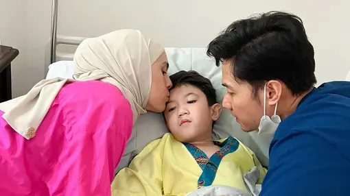 Jarang Terekspos, Ini 6 Potret Anak Kedua Chrisye yang Berprofesi ...