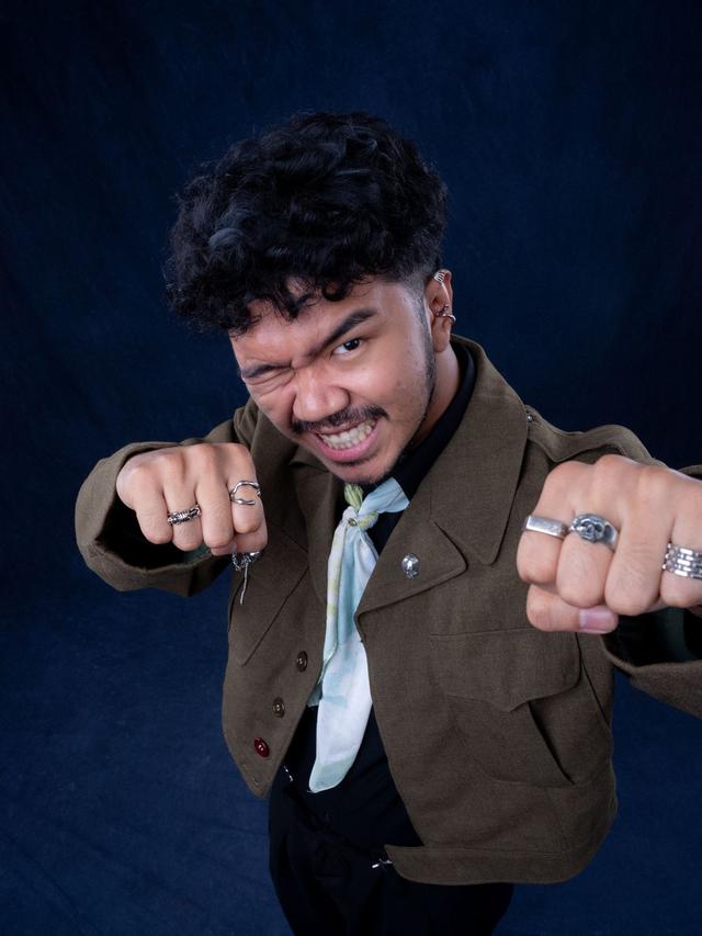 Profil Kristo Immanuel Sutradara Film Tinggal Meninggal, Pernah Menang ...