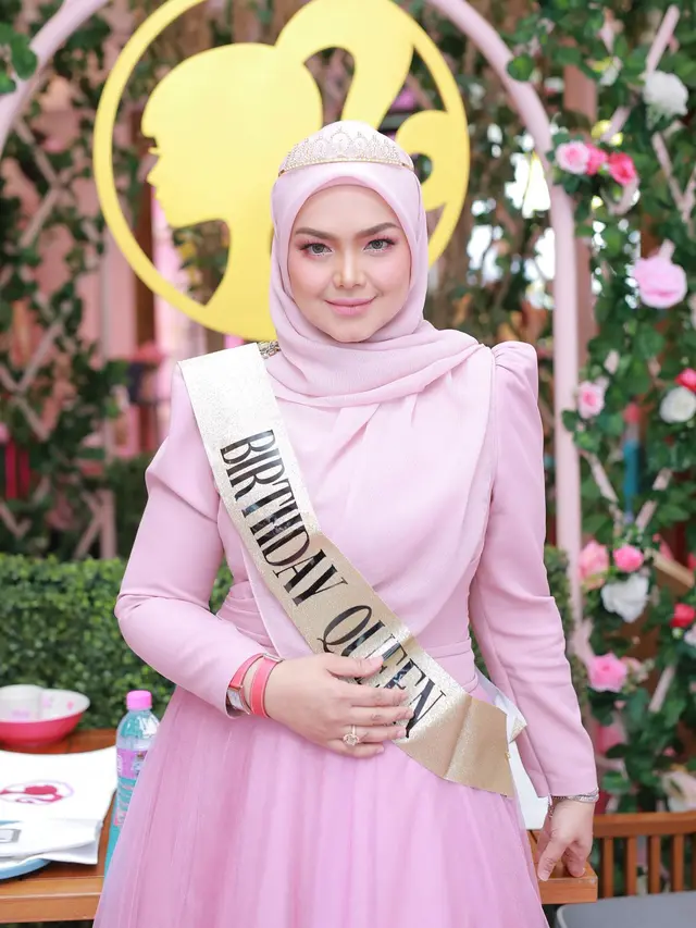 7 Potret Pesta Ulang Tahun Ke-43 Siti Nurhaliza, Tampil Menawan dengan Tema Barbie - Hot ...