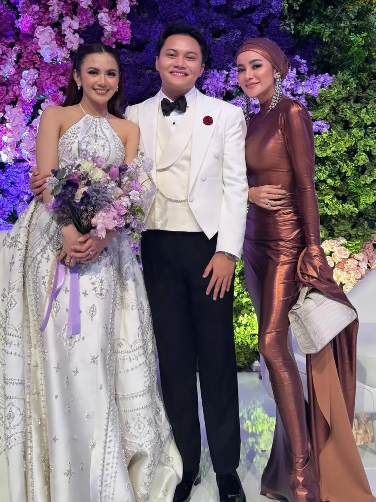 Gaya Busana Olla Ramlan di Pernikahan Rizky Febian dan Mahalini Dinilai ...