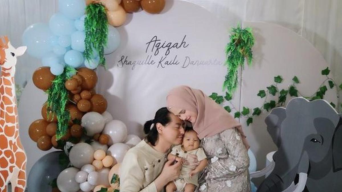 Digelar Sederhana dan Khidmat, Ini 7 Prosesi Akikah Anak Artis ...