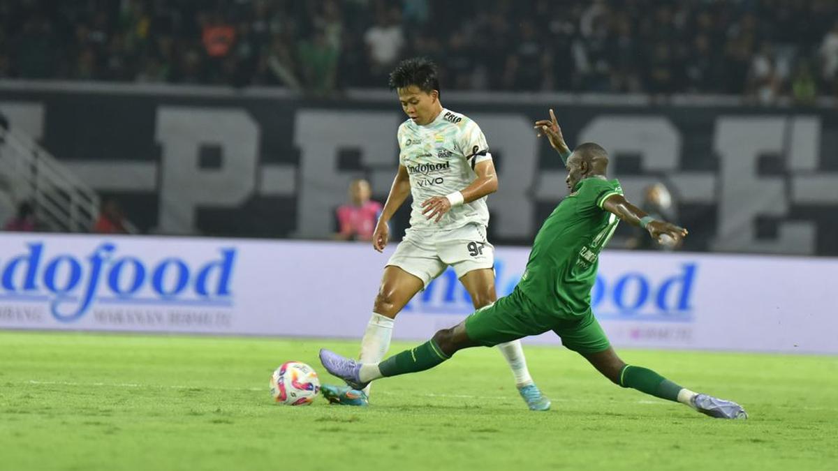 Hasil BRI Liga 1 Persebaya Surabaya vs Persib Bandung: Gilas Pangeran ...