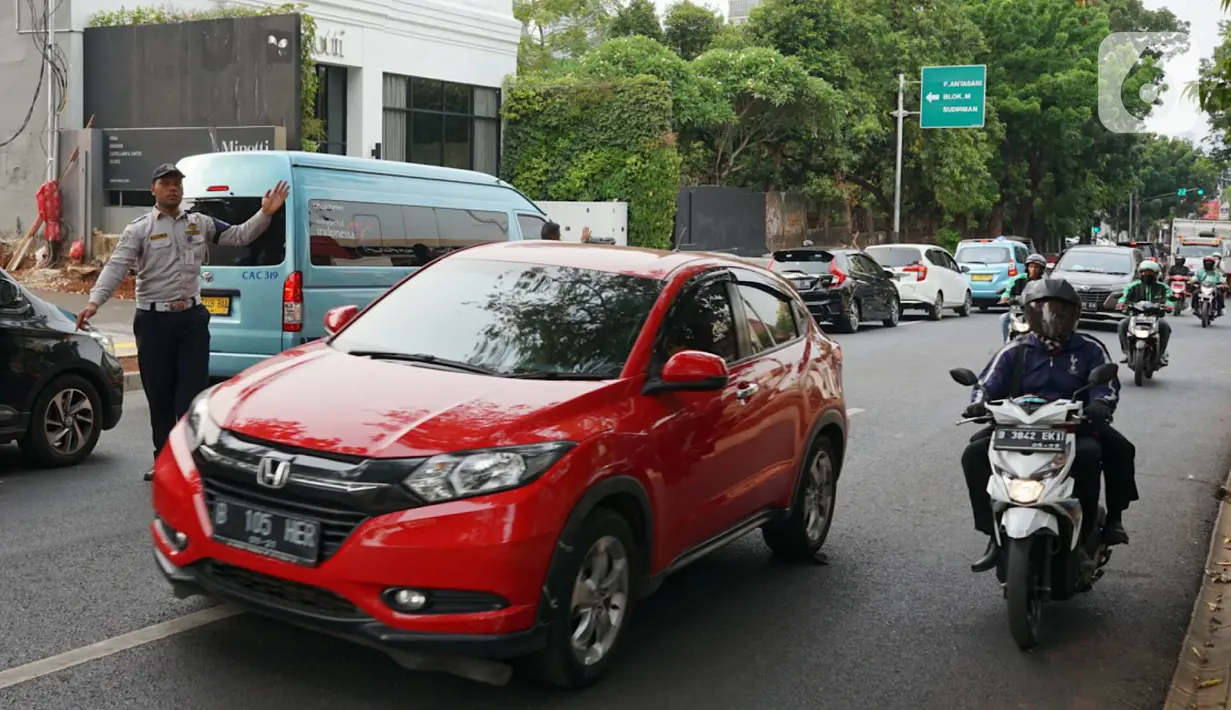 FOTO: Upaya Urai Kemacetan, Lalin Jalan Kemang Raya Direkayasa - Foto ...