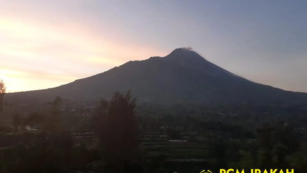 Potret Gunung Merapi Sabtu 7 November 2020 Pagi - News Liputan6.com