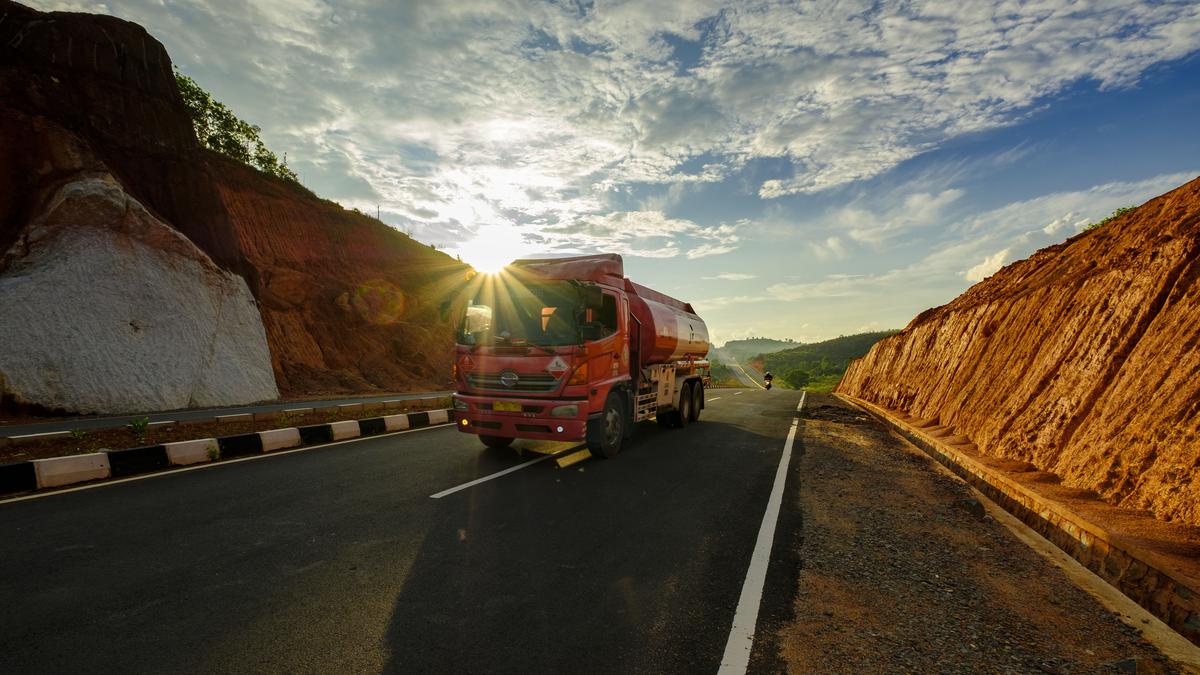 Hari Jalan 20 Desember: Menapak Sejarah Ruas dan Jembatan Penyatu ...