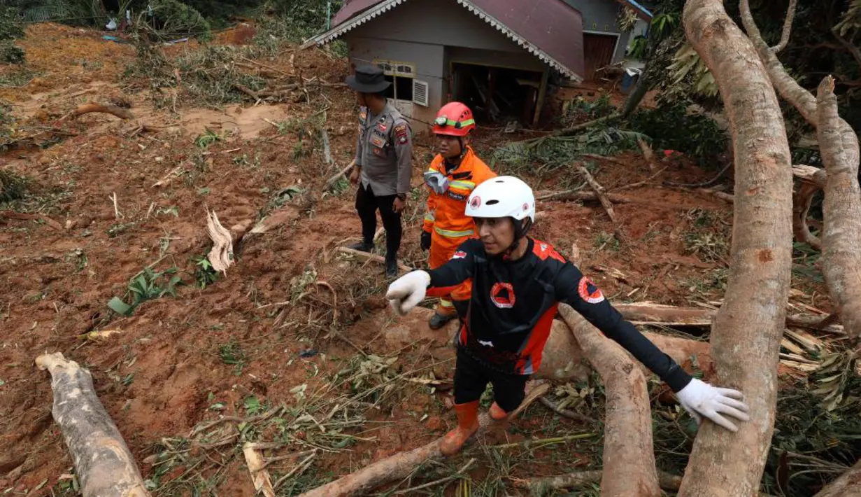 Longsor Natuna: Pencarian Korban di Desa Pangkalan Terus Dilakukan ...