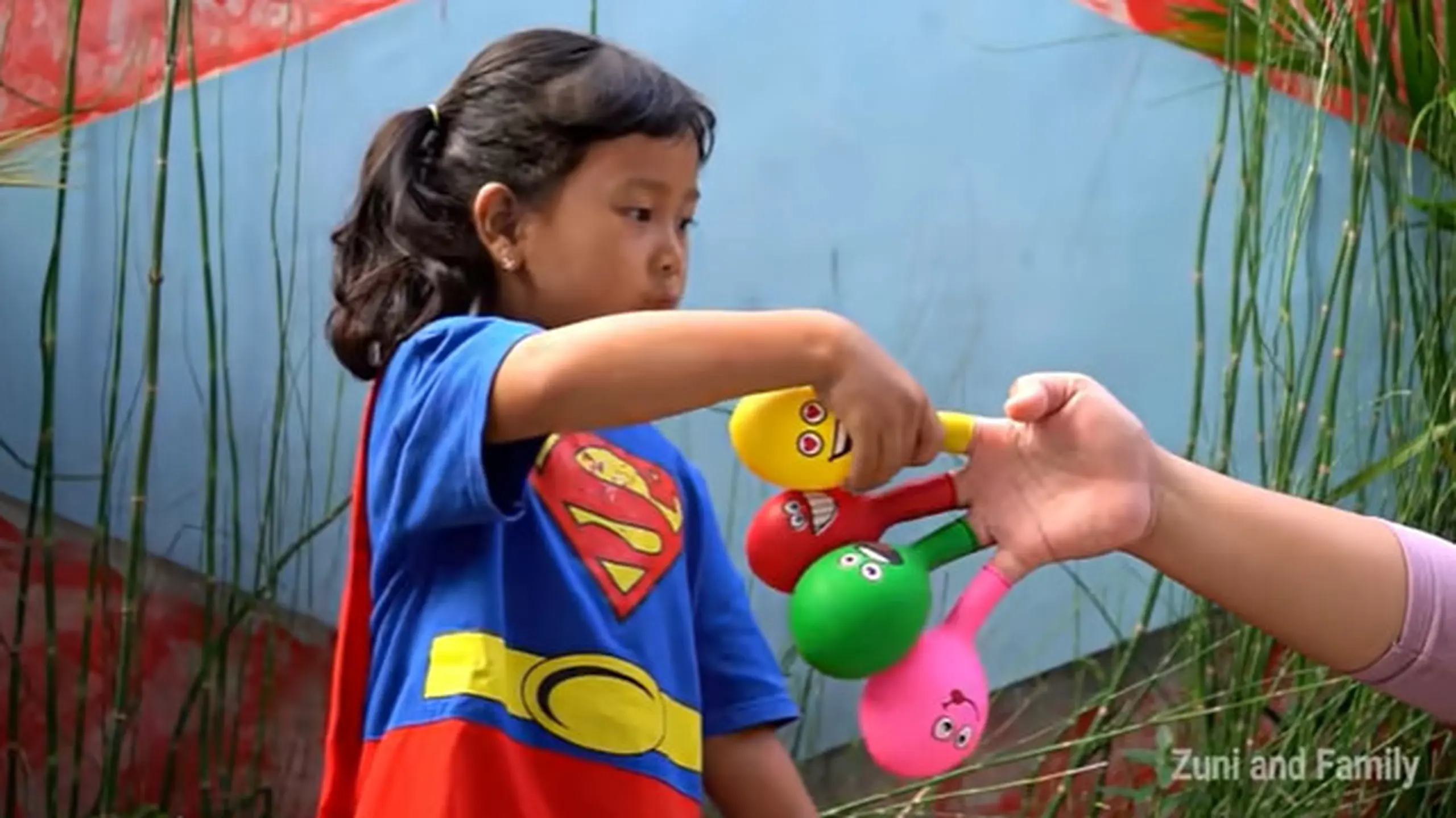 Video Kanal YouTube Zuni and Family Tembus 2,6 Miliar Views, Kalahkan ...
