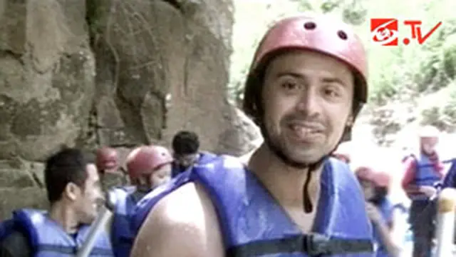 Seru, VJ Mike Liburan ke Bali - ShowBiz Liputan6.com