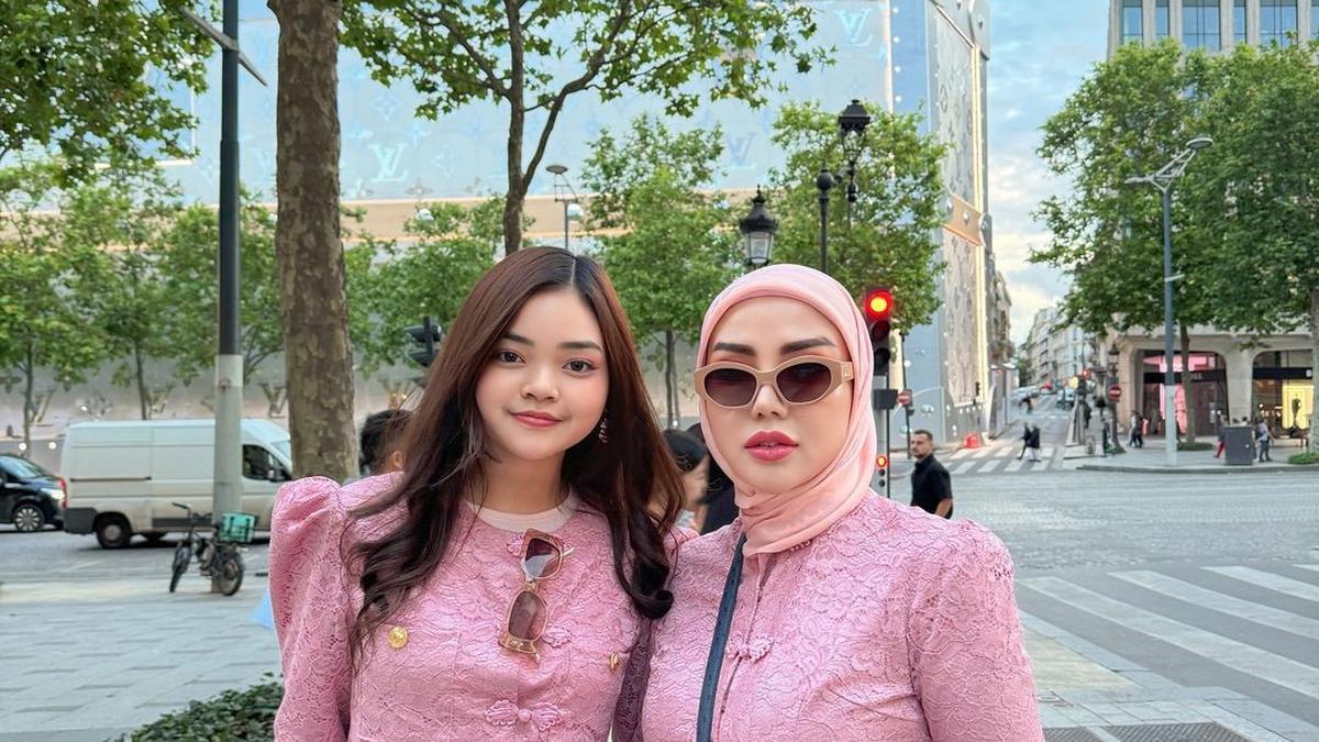 Potret Cantik Bella Shofie dan Putri Rigan, Kompak Kenakan Busana Pink saat Pergi Liburan ke ...