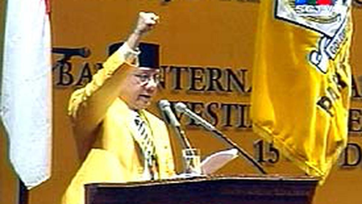 Akbar Mulai Mengendalikan Munas