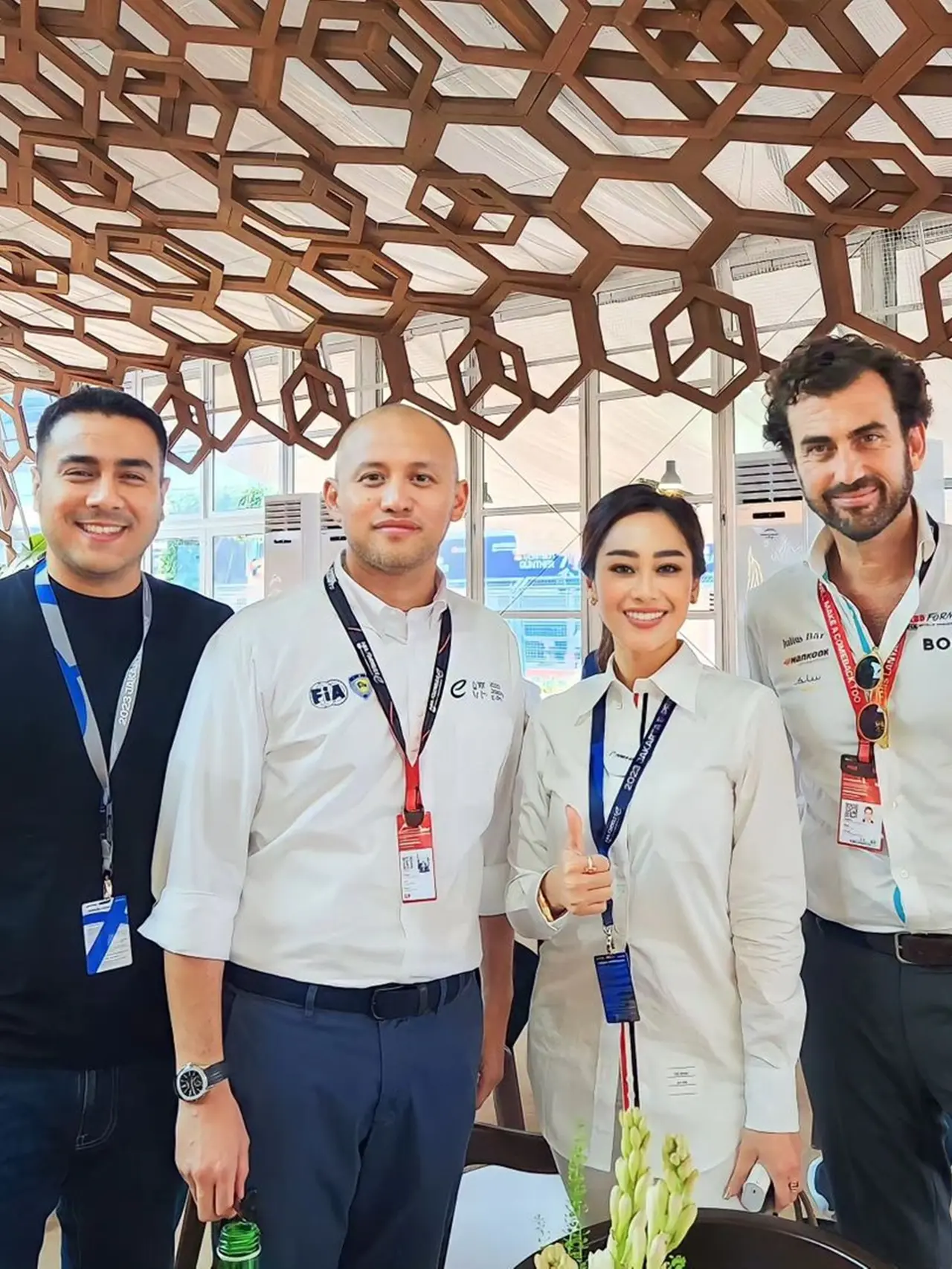 6 Potret Sosok Poppy Capella, Eks Pedangdut Pemegang Lisensi Miss ...