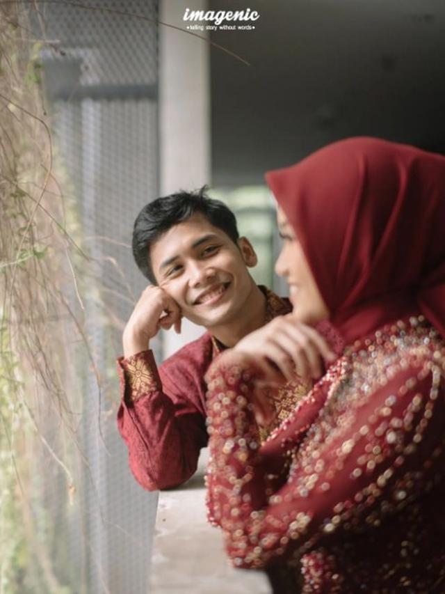 8 Momen Lamaran Bintang Emon dan Alca Octaviani, Penuh Haru Bahagia ...