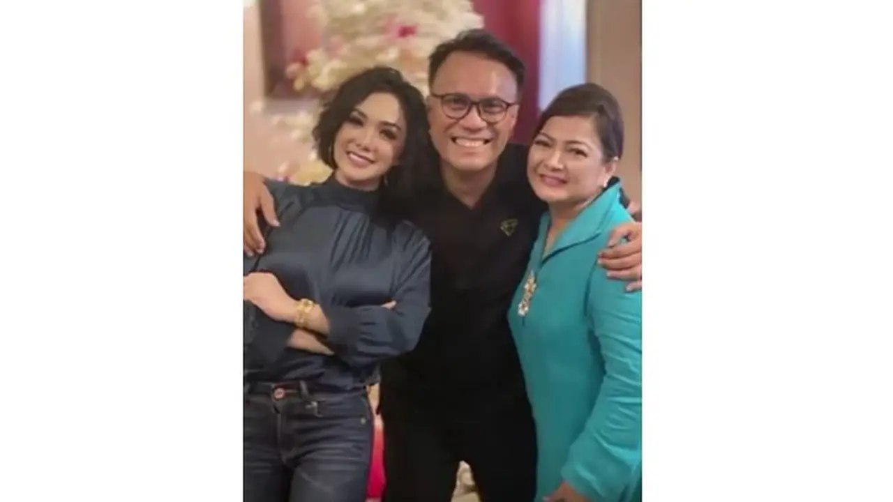 6 Potret Kebersamaan Yuni Shara dan Mantan Suami, Tetap Rukun Meski Sudah Bercerai - Hot ...