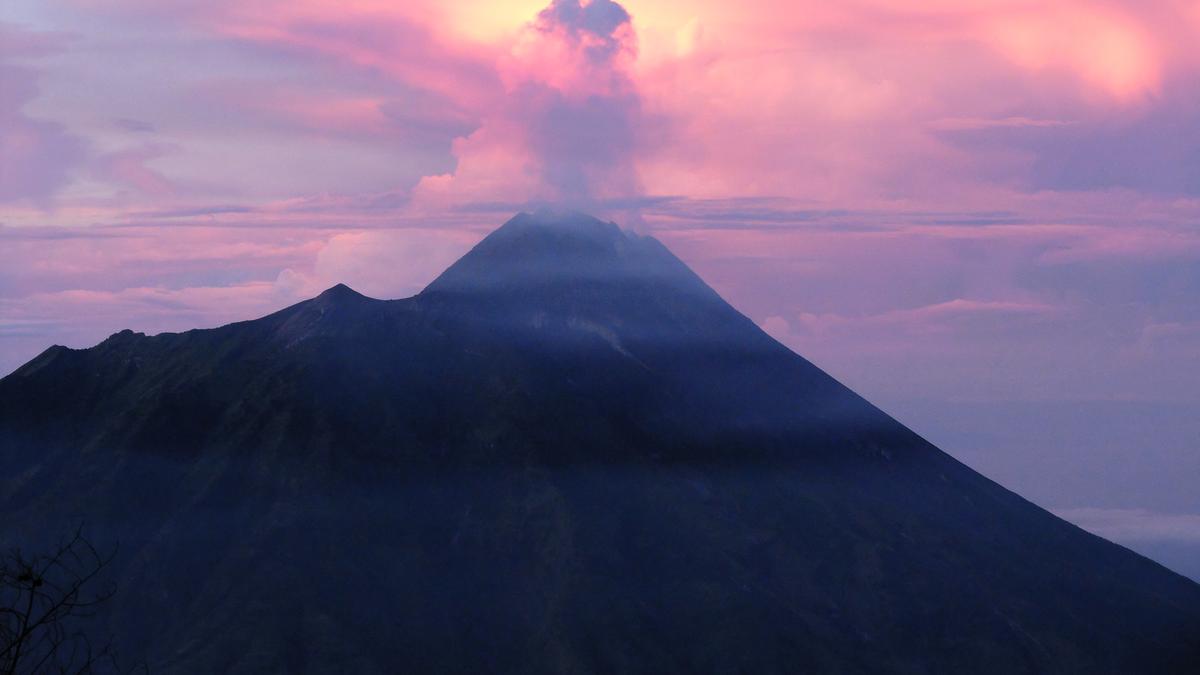 Kronologi Jatuhnya Eri Mahasiswa Atma Jaya ke Kawah Merapi
