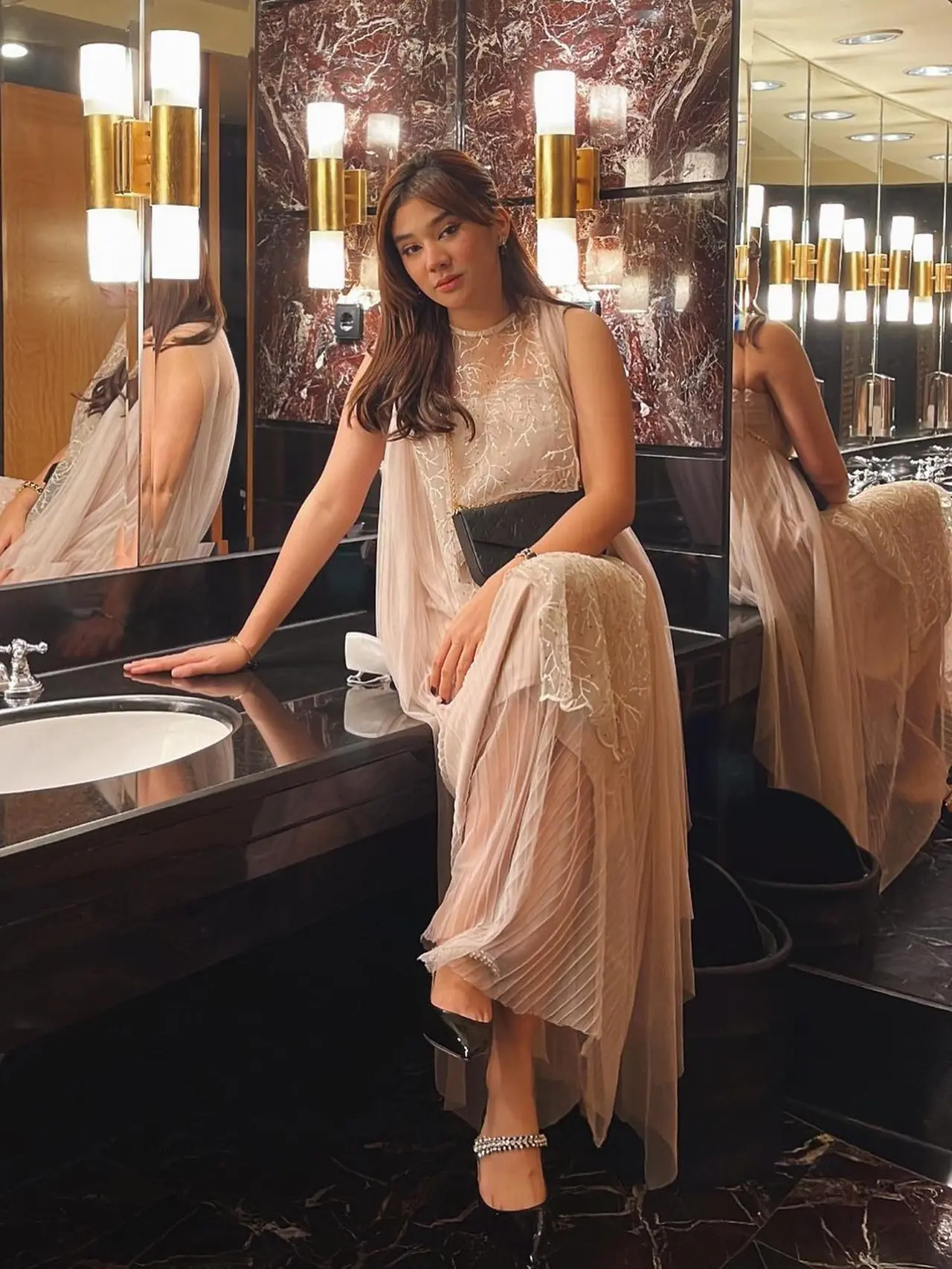 6 Potret Clara Shinta yang Selalu Tampil Glamor, Seleb TikTok Trending Usai Dituding Jadi ...