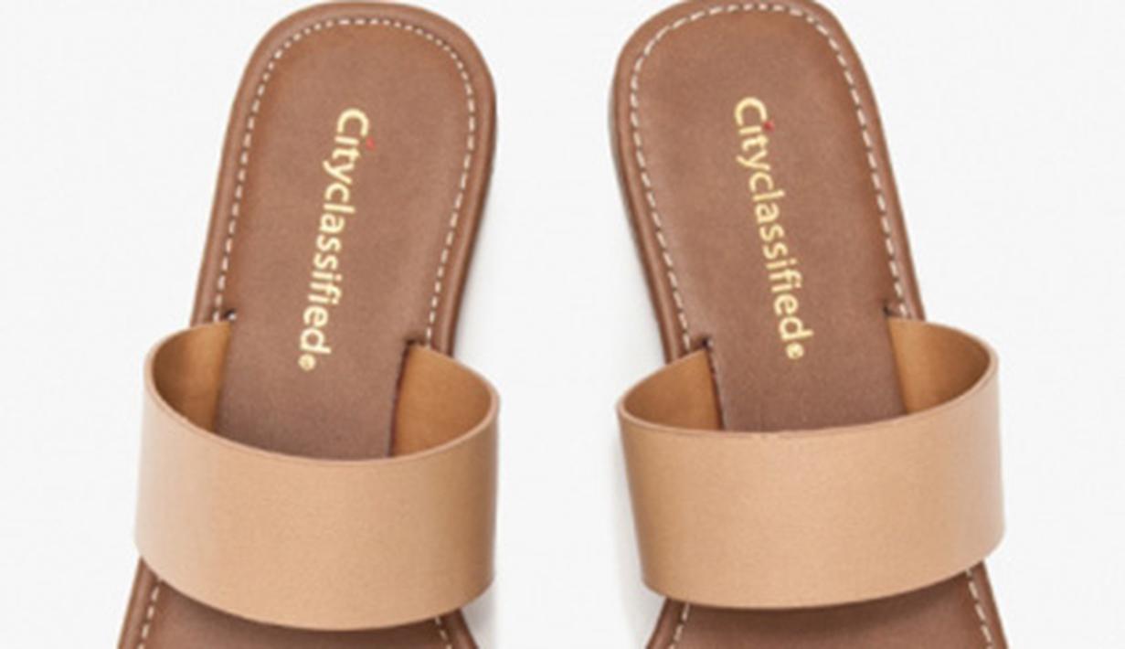 10 Sepatu Sandal Warna-Warni yang Nyaman untuk Jalan-Jalan - Photo ...