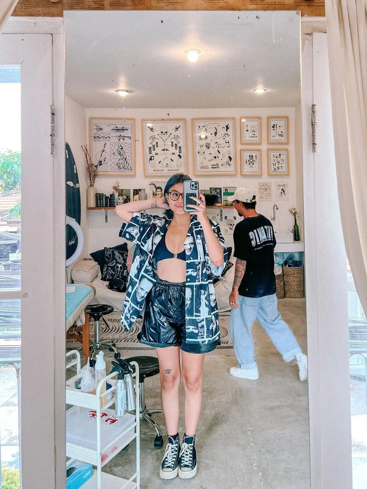 7 Potret Awkarin Bikin Tato Besar di Paha, Gambarnya Jadi Sorotan - Hot ...