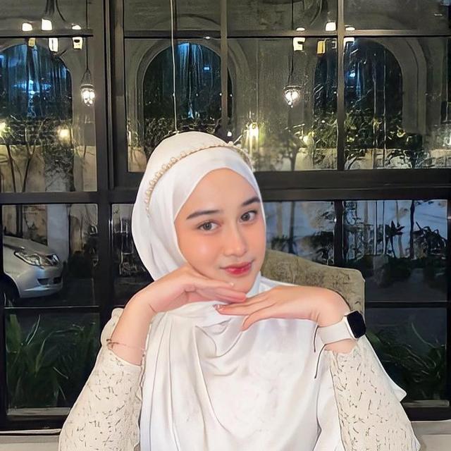 6 Potret Khansa Mariska Calon Istri Gus Azmi, Curi Perhatian Dilamar di ...
