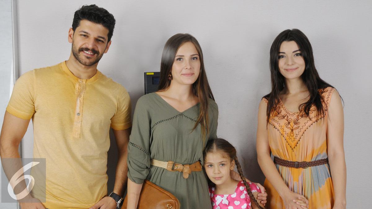 Keseruan Pemeran Elif Saat Berkunjung ke Liputan6.com - Foto Liputan6.com