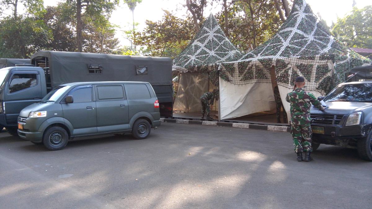 Tenda Hias Milik TNI Meriahkan Final Piala Presiden 2015 - Bola ...